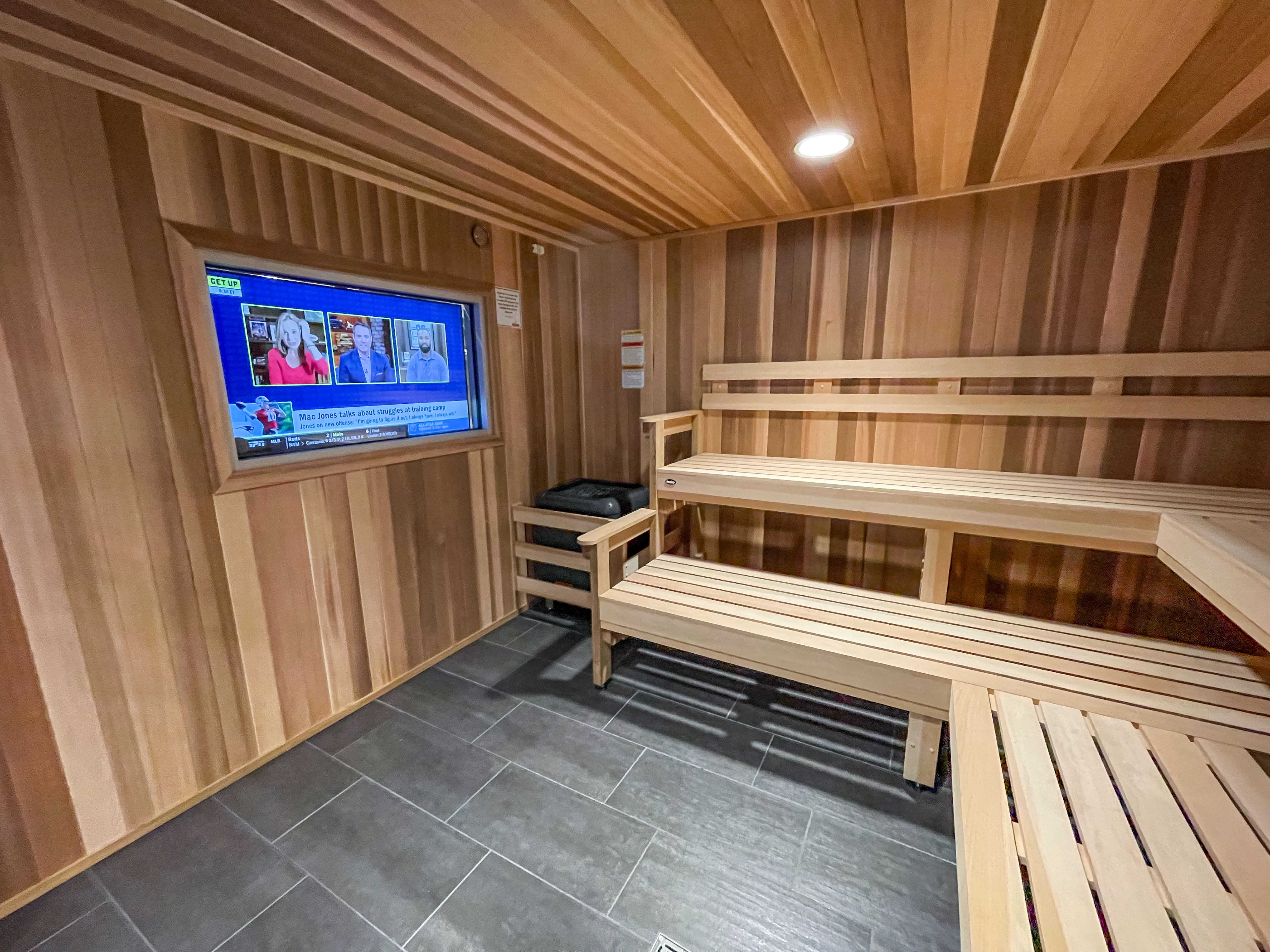 Gyms with sauna near me store
